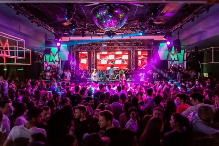 ID Scanners For Bars & Nightclubs | IDScan.net